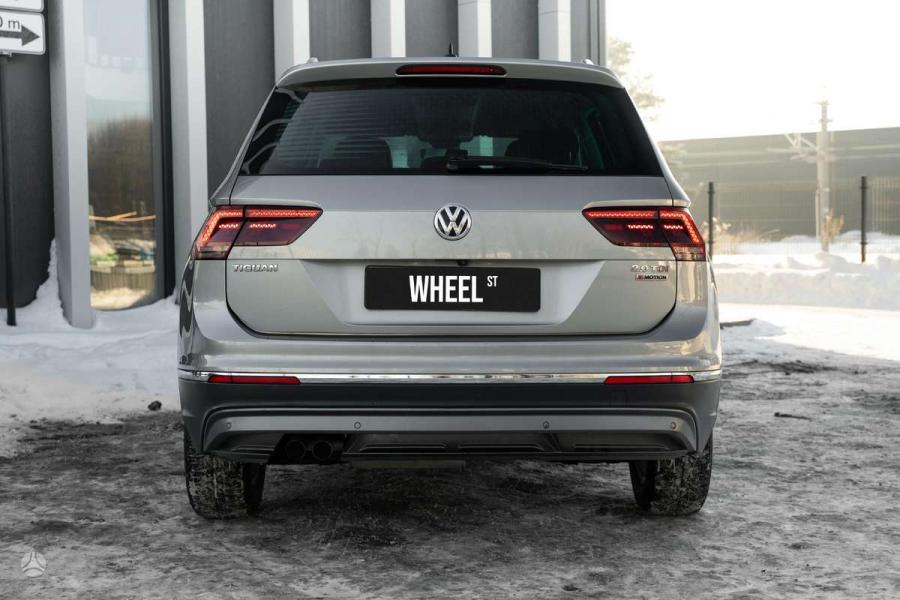 Grey Volkswagen Tiguan 2017 in Vilnius, with an engine capacity of 1.97 L and mileage of 219 thousand km for 17500 €, photo 6 on AUTOMOTO.COM.LV
