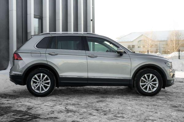 Grey Volkswagen Tiguan 2017 in Vilnius, with an engine capacity of 1.97 L and mileage of 219 thousand km for 17500 €, photo 8 on AUTOMOTO.COM.LV