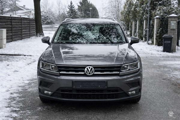 Pelēks Volkswagen Tiguan 2017 Viļņa, ar dzinēja tilpumu 1.97 L un nobraukumu 262 tūkst. km par 14500 €, foto 2 vietnē AUTOMOTO.COM.LV