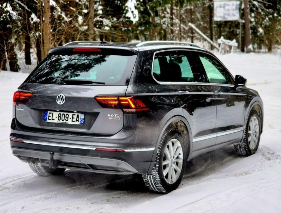Grey Volkswagen Tiguan 2017 in Vilnius, with an engine capacity of 1.97 L and mileage of 234 thousand km for 17400 €, photo 9 on AUTOMOTO.COM.LV