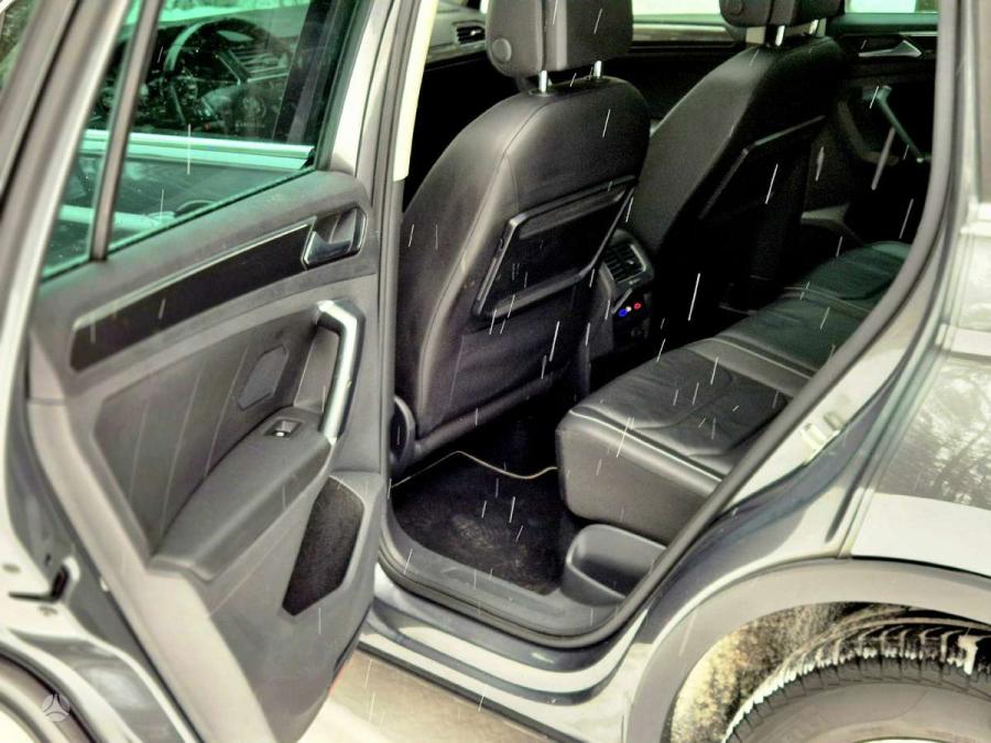 Grey Volkswagen Tiguan 2017 in Vilnius, with an engine capacity of 1.97 L and mileage of 234 thousand km for 17400 €, photo 20 on AUTOMOTO.COM.LV