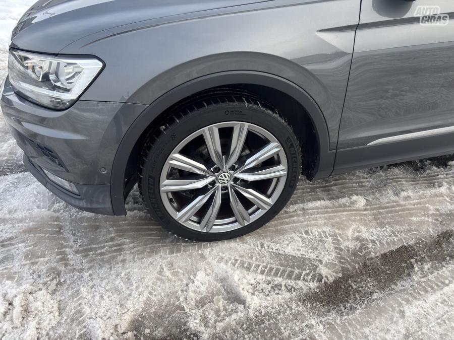 Pelēks Volkswagen Tiguan 2017 Marijampole, ar dzinēja tilpumu 2.00 L un nobraukumu 240 tūkst. km par 14900 €, foto 9 vietnē AUTOMOTO.COM.LV