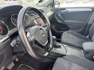Pelēks Volkswagen Tiguan 2017 Marijampole, ar dzinēja tilpumu 2.00 L un nobraukumu 240 tūkst. km par 14900 €, foto 13 vietnē AUTOMOTO.COM.LV