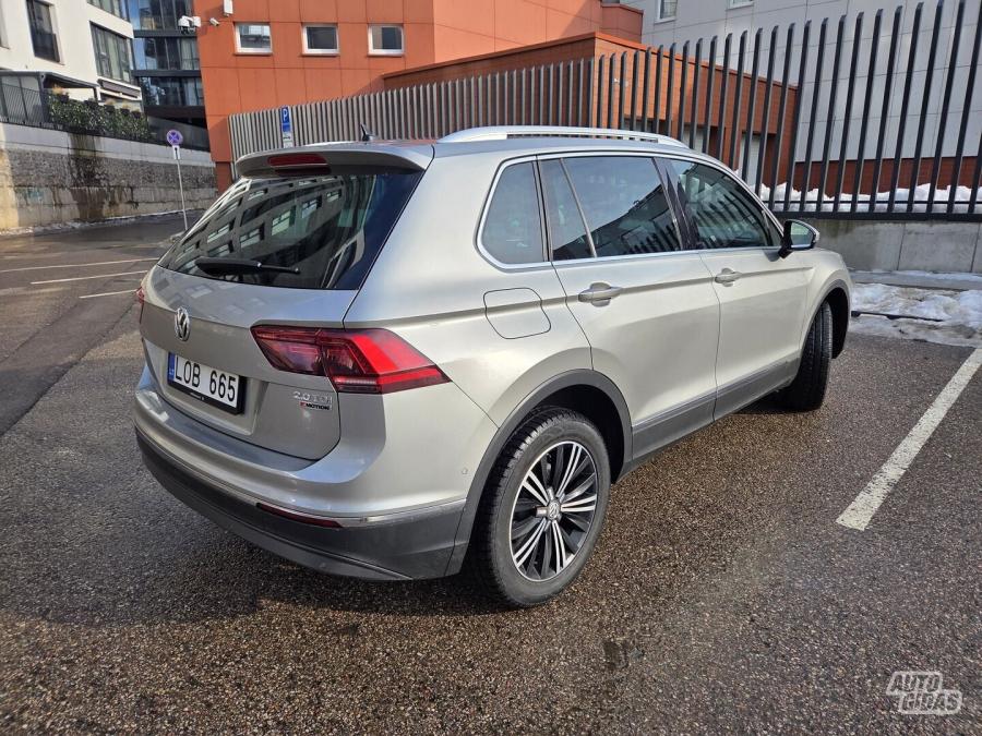 Pelēks Volkswagen Tiguan 2017 Viļņa, ar dzinēja tilpumu 2.00 L un nobraukumu 270 tūkst. km par 15500 €, foto 4 vietnē AUTOMOTO.COM.LV