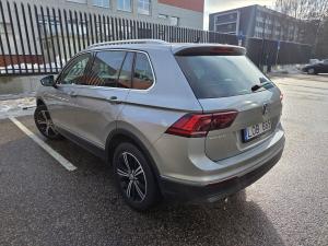 Pelēks Volkswagen Tiguan 2017 Viļņa, ar dzinēja tilpumu 2.00 L un nobraukumu 270 tūkst. km par 15500 €, foto 5 vietnē AUTOMOTO.COM.LV