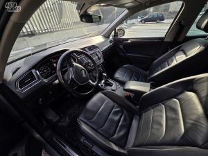 Pelēks Volkswagen Tiguan 2017 Viļņa, ar dzinēja tilpumu 2.00 L un nobraukumu 270 tūkst. km par 15500 €, foto 8 vietnē AUTOMOTO.COM.LV