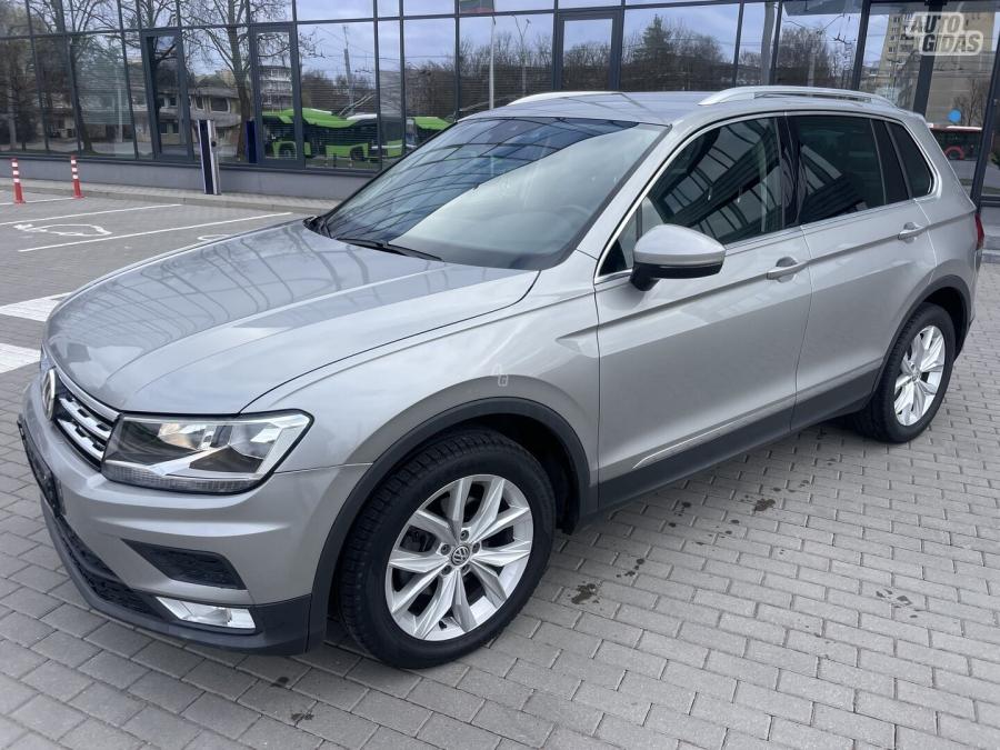 Grey Volkswagen Tiguan 2017 in Kaunas, with an engine capacity of 2.00 L and mileage of 122 thousand km for 14400 €, photo 1 on AUTOMOTO.COM.LV