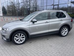 Grey Volkswagen Tiguan 2017 in Kaunas, with an engine capacity of 2.00 L and mileage of 122 thousand km for 14400 €, photo 3 on AUTOMOTO.COM.LV