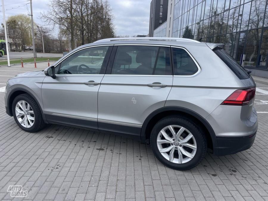 Grey Volkswagen Tiguan 2017 in Kaunas, with an engine capacity of 2.00 L and mileage of 122 thousand km for 14400 €, photo 4 on AUTOMOTO.COM.LV