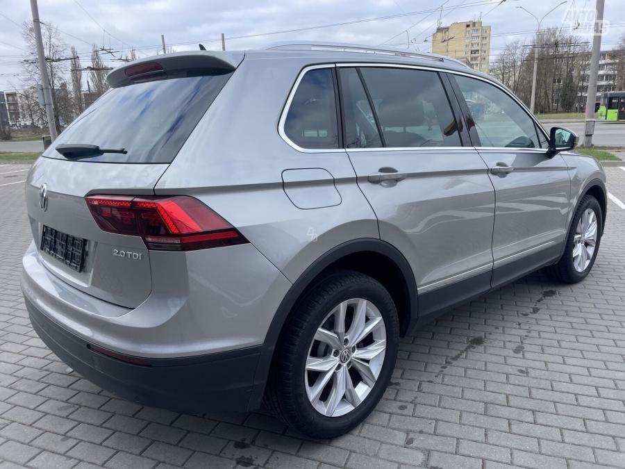 Grey Volkswagen Tiguan 2017 in Kaunas, with an engine capacity of 2.00 L and mileage of 122 thousand km for 14400 €, photo 6 on AUTOMOTO.COM.LV