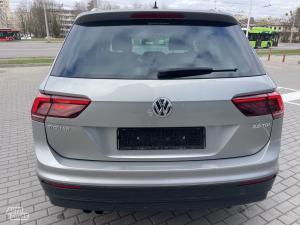 Grey Volkswagen Tiguan 2017 in Kaunas, with an engine capacity of 2.00 L and mileage of 122 thousand km for 14400 €, photo 12 on AUTOMOTO.COM.LV