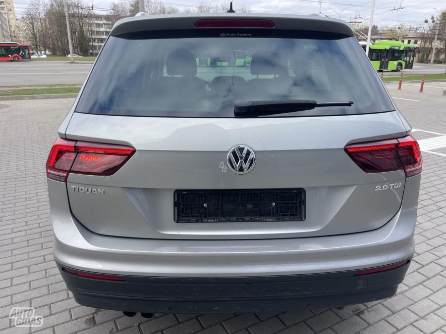 Grey Volkswagen Tiguan 2017 in Kaunas, with an engine capacity of 2.00 L and mileage of 122 thousand km for 14400 €, photo 12 on AUTOMOTO.COM.LV