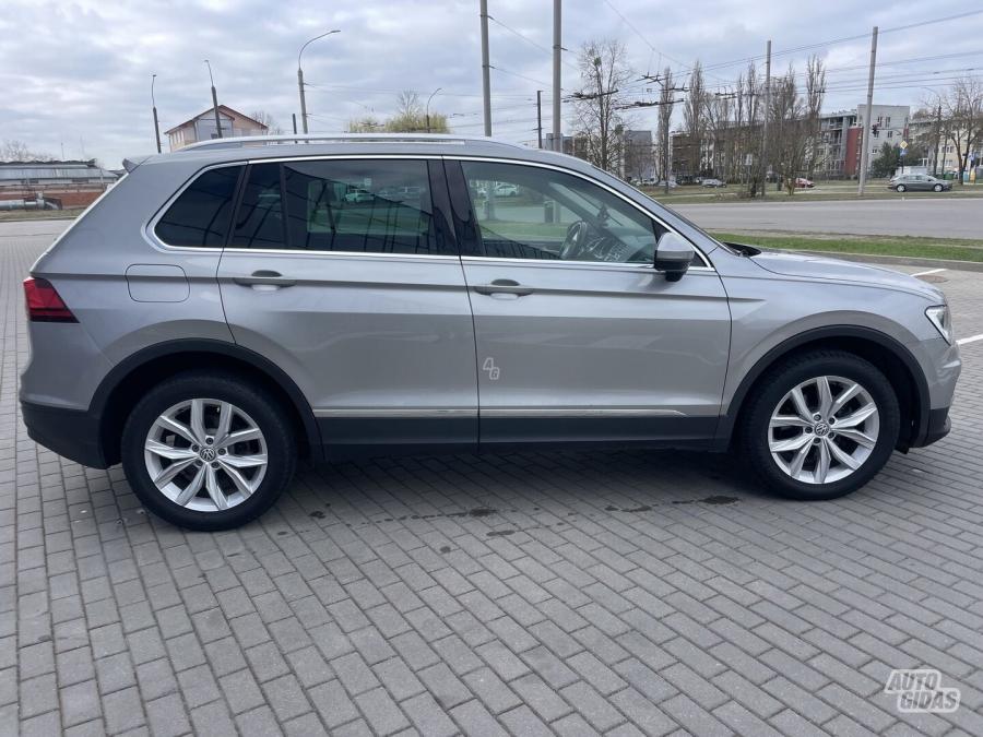 Grey Volkswagen Tiguan 2017 in Kaunas, with an engine capacity of 2.00 L and mileage of 122 thousand km for 14400 €, photo 13 on AUTOMOTO.COM.LV
