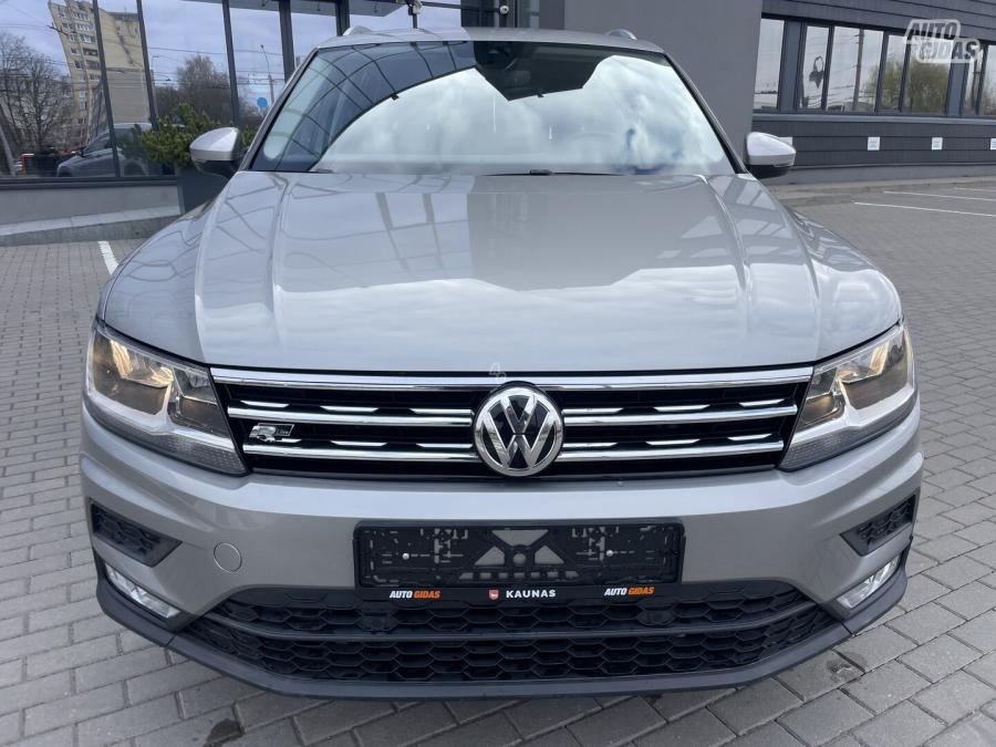 Grey Volkswagen Tiguan 2017 in Kaunas, with an engine capacity of 2.00 L and mileage of 122 thousand km for 14400 €, photo 15 on AUTOMOTO.COM.LV