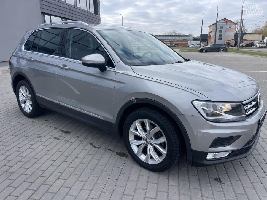 Grey Volkswagen Tiguan 2017 in Kaunas, with an engine capacity of 2.00 L and mileage of 122 thousand km for 14400 €, photo 16 on AUTOMOTO.COM.LV