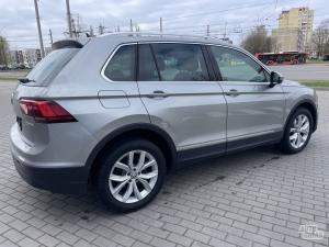 Grey Volkswagen Tiguan 2017 in Kaunas, with an engine capacity of 2.00 L and mileage of 122 thousand km for 14400 €, photo 17 on AUTOMOTO.COM.LV