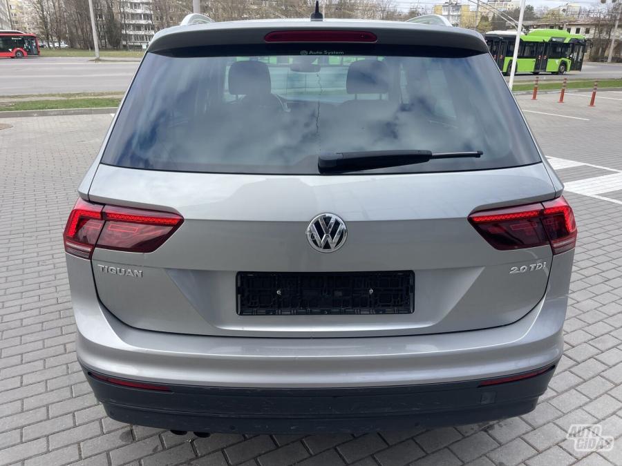 Grey Volkswagen Tiguan 2017 in Kaunas, with an engine capacity of 2.00 L and mileage of 122 thousand km for 14400 €, photo 18 on AUTOMOTO.COM.LV