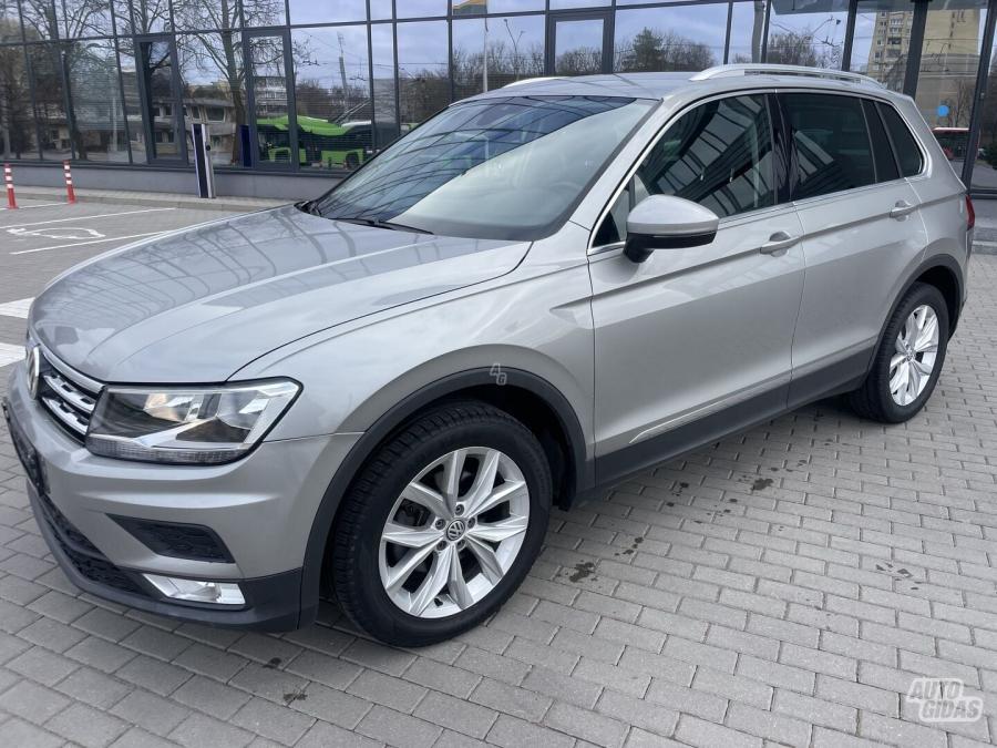Grey Volkswagen Tiguan 2017 in Kaunas, with an engine capacity of 2.00 L and mileage of 122 thousand km for 14400 €, photo 21 on AUTOMOTO.COM.LV