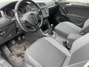 Grey Volkswagen Tiguan 2017 in Kaunas, with an engine capacity of 2.00 L and mileage of 122 thousand km for 14400 €, photo 23 on AUTOMOTO.COM.LV