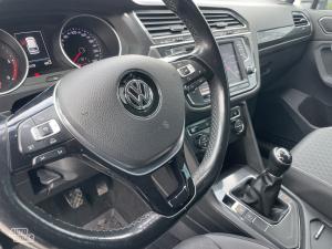 Grey Volkswagen Tiguan 2017 in Kaunas, with an engine capacity of 2.00 L and mileage of 122 thousand km for 14400 €, photo 25 on AUTOMOTO.COM.LV