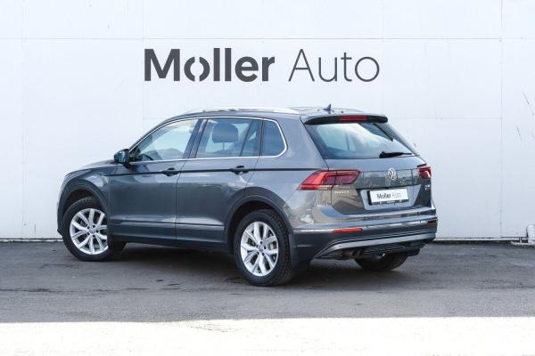 Pelēks Volkswagen Tiguan 2017 Rīga, ar dzinēja tilpumu 2.00 L un nobraukumu 79 tūkst. km par 20950 €, foto 3 vietnē AUTOMOTO.COM.LV