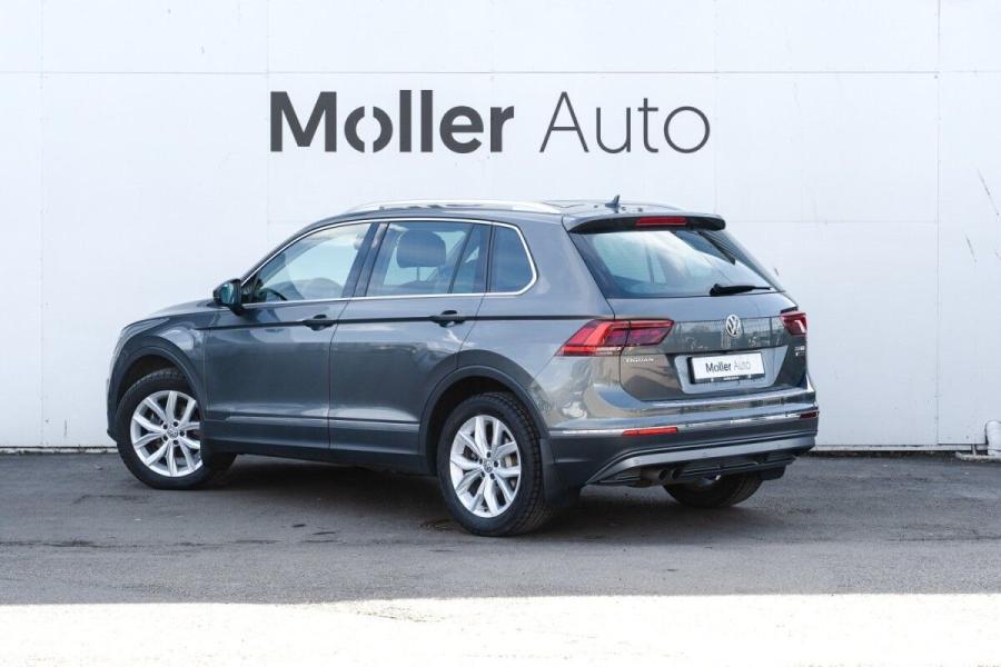 Pelēks Volkswagen Tiguan 2017 Rīga, ar dzinēja tilpumu 2.00 L un nobraukumu 79 tūkst. km par 20950 €, foto 4 vietnē AUTOMOTO.COM.LV