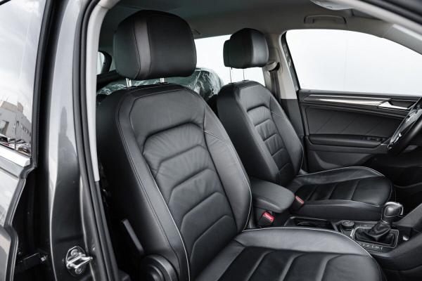 Pelēks Volkswagen Tiguan 2017 Rīga, ar dzinēja tilpumu 2.00 L un nobraukumu 79 tūkst. km par 20950 €, foto 6 vietnē AUTOMOTO.COM.LV