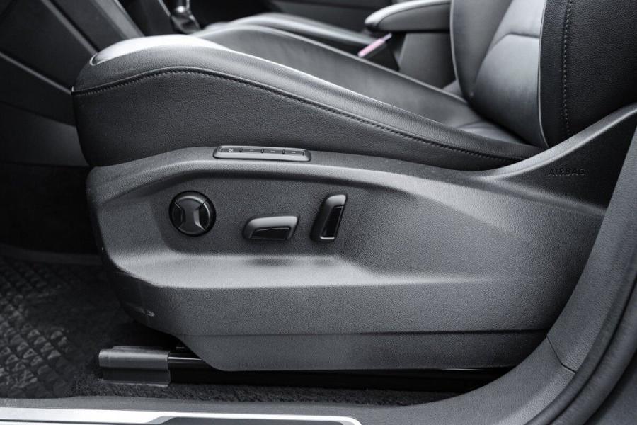 Pelēks Volkswagen Tiguan 2017 Rīga, ar dzinēja tilpumu 2.00 L un nobraukumu 79 tūkst. km par 20950 €, foto 10 vietnē AUTOMOTO.COM.LV