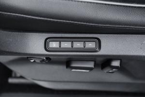 Pelēks Volkswagen Tiguan 2017 Rīga, ar dzinēja tilpumu 2.00 L un nobraukumu 79 tūkst. km par 20950 €, foto 11 vietnē AUTOMOTO.COM.LV