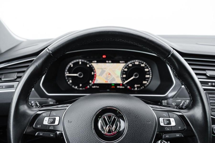 Pelēks Volkswagen Tiguan 2017 Rīga, ar dzinēja tilpumu 2.00 L un nobraukumu 79 tūkst. km par 20950 €, foto 16 vietnē AUTOMOTO.COM.LV
