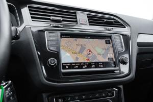 Pelēks Volkswagen Tiguan 2017 Rīga, ar dzinēja tilpumu 2.00 L un nobraukumu 79 tūkst. km par 20950 €, foto 21 vietnē AUTOMOTO.COM.LV