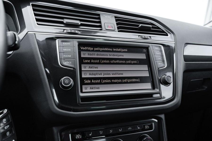Pelēks Volkswagen Tiguan 2017 Rīga, ar dzinēja tilpumu 2.00 L un nobraukumu 79 tūkst. km par 20950 €, foto 23 vietnē AUTOMOTO.COM.LV
