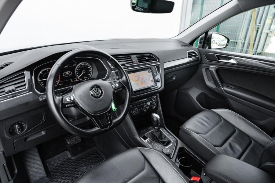 Pelēks Volkswagen Tiguan 2017 Rīga, ar dzinēja tilpumu 2.00 L un nobraukumu 79 tūkst. km par 20950 €, foto 25 vietnē AUTOMOTO.COM.LV