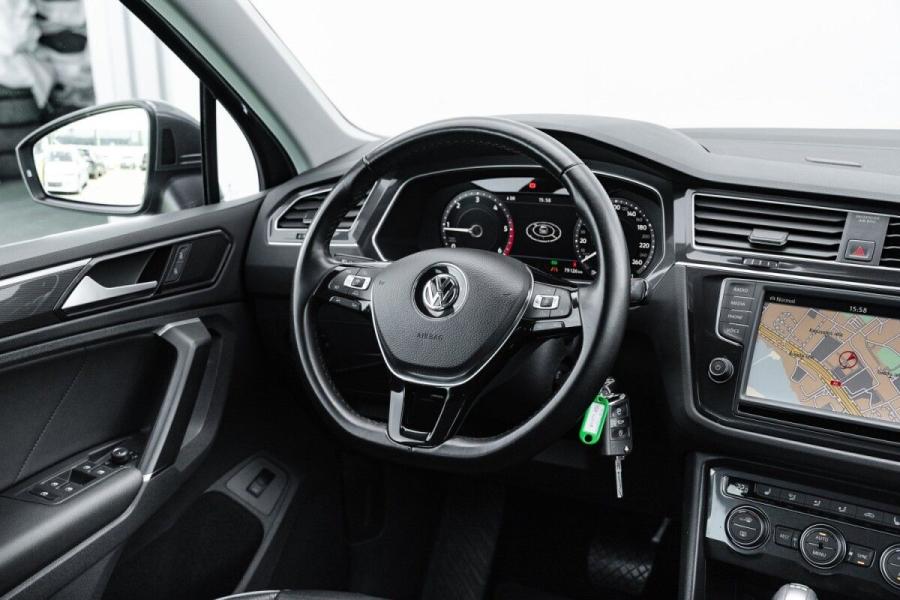 Pelēks Volkswagen Tiguan 2017 Rīga, ar dzinēja tilpumu 2.00 L un nobraukumu 79 tūkst. km par 20950 €, foto 29 vietnē AUTOMOTO.COM.LV