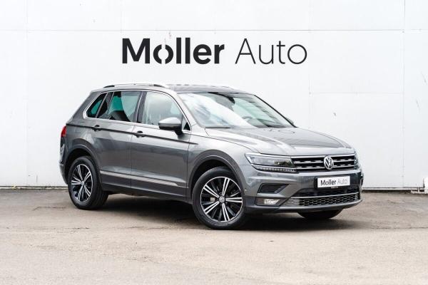 Pelēks Volkswagen Tiguan 2017 Rīga, ar dzinēja tilpumu 2.00 L un nobraukumu 133 tūkst. km par 18950 €, foto 2 vietnē AUTOMOTO.COM.LV