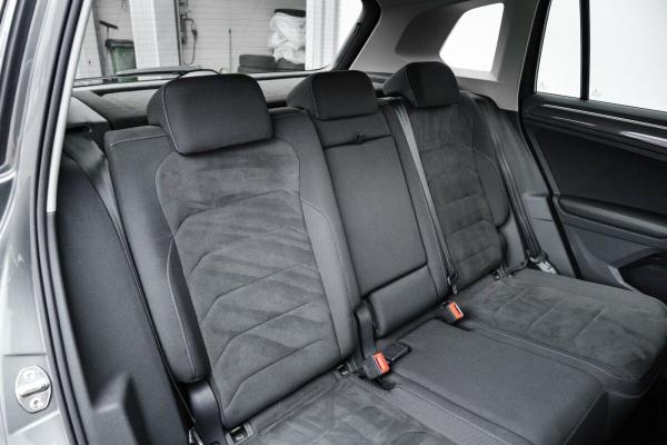 Pelēks Volkswagen Tiguan 2017 Rīga, ar dzinēja tilpumu 2.00 L un nobraukumu 133 tūkst. km par 18950 €, foto 7 vietnē AUTOMOTO.COM.LV
