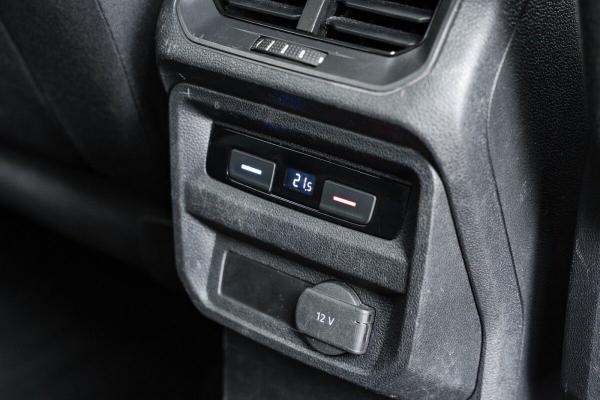 Pelēks Volkswagen Tiguan 2017 Rīga, ar dzinēja tilpumu 2.00 L un nobraukumu 133 tūkst. km par 18950 €, foto 8 vietnē AUTOMOTO.COM.LV