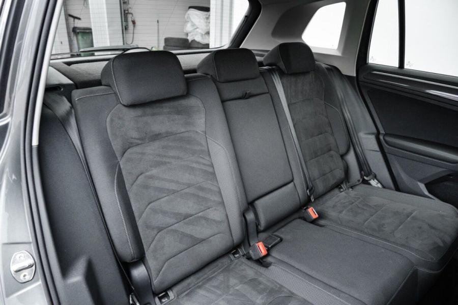 Pelēks Volkswagen Tiguan 2017 Rīga, ar dzinēja tilpumu 2.00 L un nobraukumu 133 tūkst. km par 17450 €, foto 8 vietnē AUTOMOTO.COM.LV