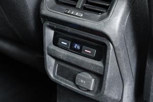 Pelēks Volkswagen Tiguan 2017 Rīga, ar dzinēja tilpumu 2.00 L un nobraukumu 133 tūkst. km par 17450 €, foto 9 vietnē AUTOMOTO.COM.LV