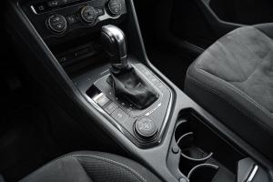 Pelēks Volkswagen Tiguan 2017 Rīga, ar dzinēja tilpumu 2.00 L un nobraukumu 133 tūkst. km par 17450 €, foto 15 vietnē AUTOMOTO.COM.LV