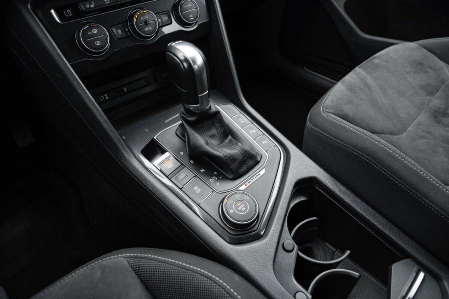Pelēks Volkswagen Tiguan 2017 Rīga, ar dzinēja tilpumu 2.00 L un nobraukumu 133 tūkst. km par 17450 €, foto 15 vietnē AUTOMOTO.COM.LV