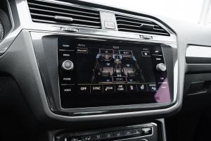 Pelēks Volkswagen Tiguan 2017 Rīga, ar dzinēja tilpumu 2.00 L un nobraukumu 133 tūkst. km par 17450 €, foto 20 vietnē AUTOMOTO.COM.LV