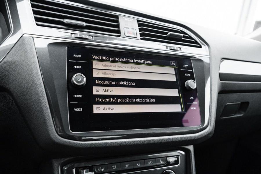Pelēks Volkswagen Tiguan 2017 Rīga, ar dzinēja tilpumu 2.00 L un nobraukumu 133 tūkst. km par 17450 €, foto 23 vietnē AUTOMOTO.COM.LV