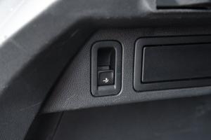 Pelēks Volkswagen Tiguan 2017 Rīga, ar dzinēja tilpumu 2.00 L un nobraukumu 133 tūkst. km par 17450 €, foto 26 vietnē AUTOMOTO.COM.LV