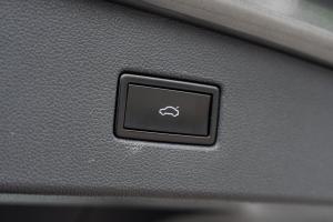 Pelēks Volkswagen Tiguan 2017 Rīga, ar dzinēja tilpumu 2.00 L un nobraukumu 133 tūkst. km par 17450 €, foto 27 vietnē AUTOMOTO.COM.LV