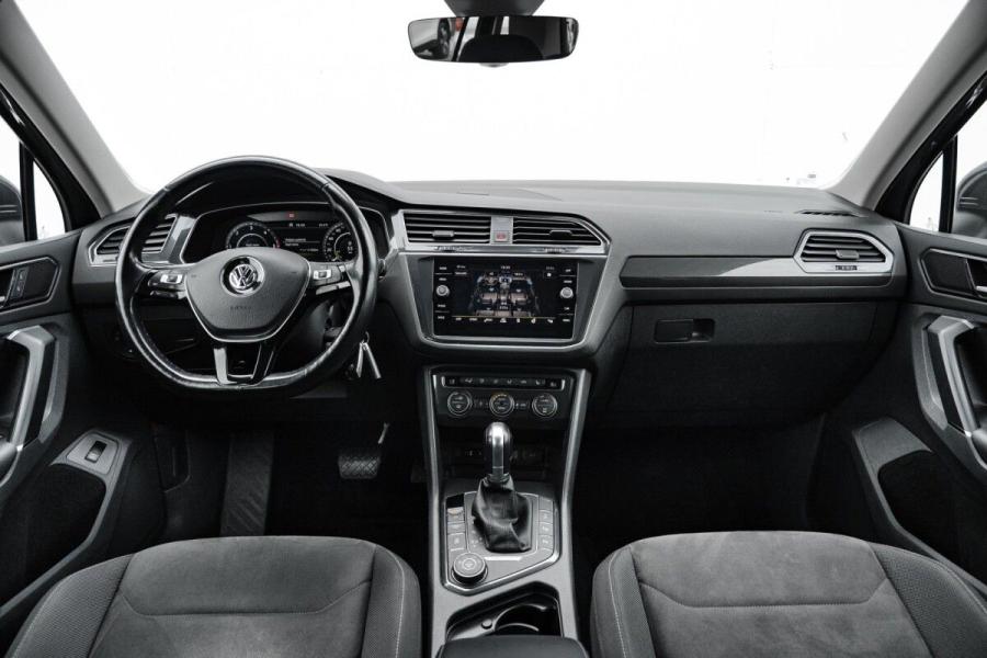 Pelēks Volkswagen Tiguan 2017 Rīga, ar dzinēja tilpumu 2.00 L un nobraukumu 133 tūkst. km par 17450 €, foto 29 vietnē AUTOMOTO.COM.LV