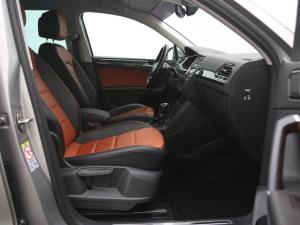 Grey Volkswagen Tiguan 2017 in Vilnius, with an engine capacity of 2.00 L and mileage of 86 thousand km for 20199 €, photo 15 on AUTOMOTO.COM.LV