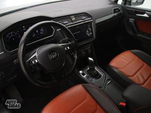 Grey Volkswagen Tiguan 2017 in Vilnius, with an engine capacity of 2.00 L and mileage of 86 thousand km for 20199 €, photo 17 on AUTOMOTO.COM.LV