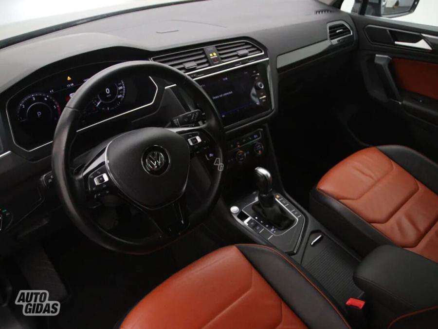 Grey Volkswagen Tiguan 2017 in Vilnius, with an engine capacity of 2.00 L and mileage of 86 thousand km for 20199 €, photo 17 on AUTOMOTO.COM.LV