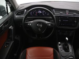 Grey Volkswagen Tiguan 2017 in Vilnius, with an engine capacity of 2.00 L and mileage of 86 thousand km for 20199 €, photo 18 on AUTOMOTO.COM.LV